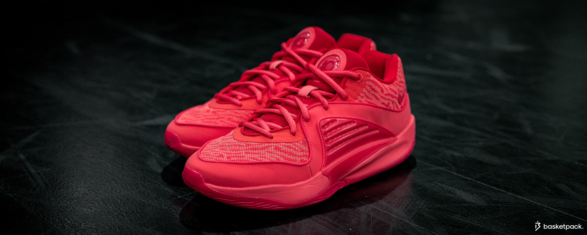 10 idées cadeaux de Noël pour basketteurs et basketteuses