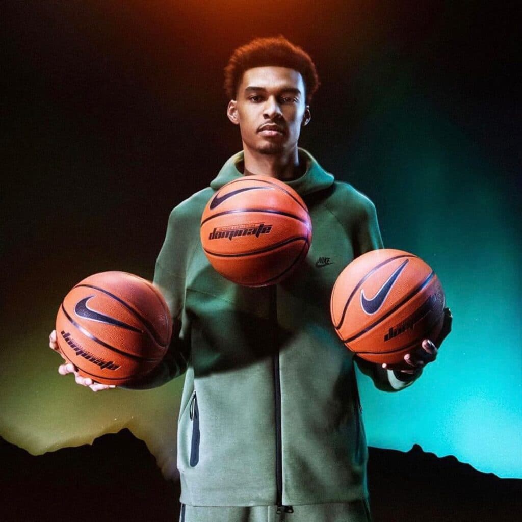 Aliens are real : la pub Nike de Wemby avec un fan des Spurs