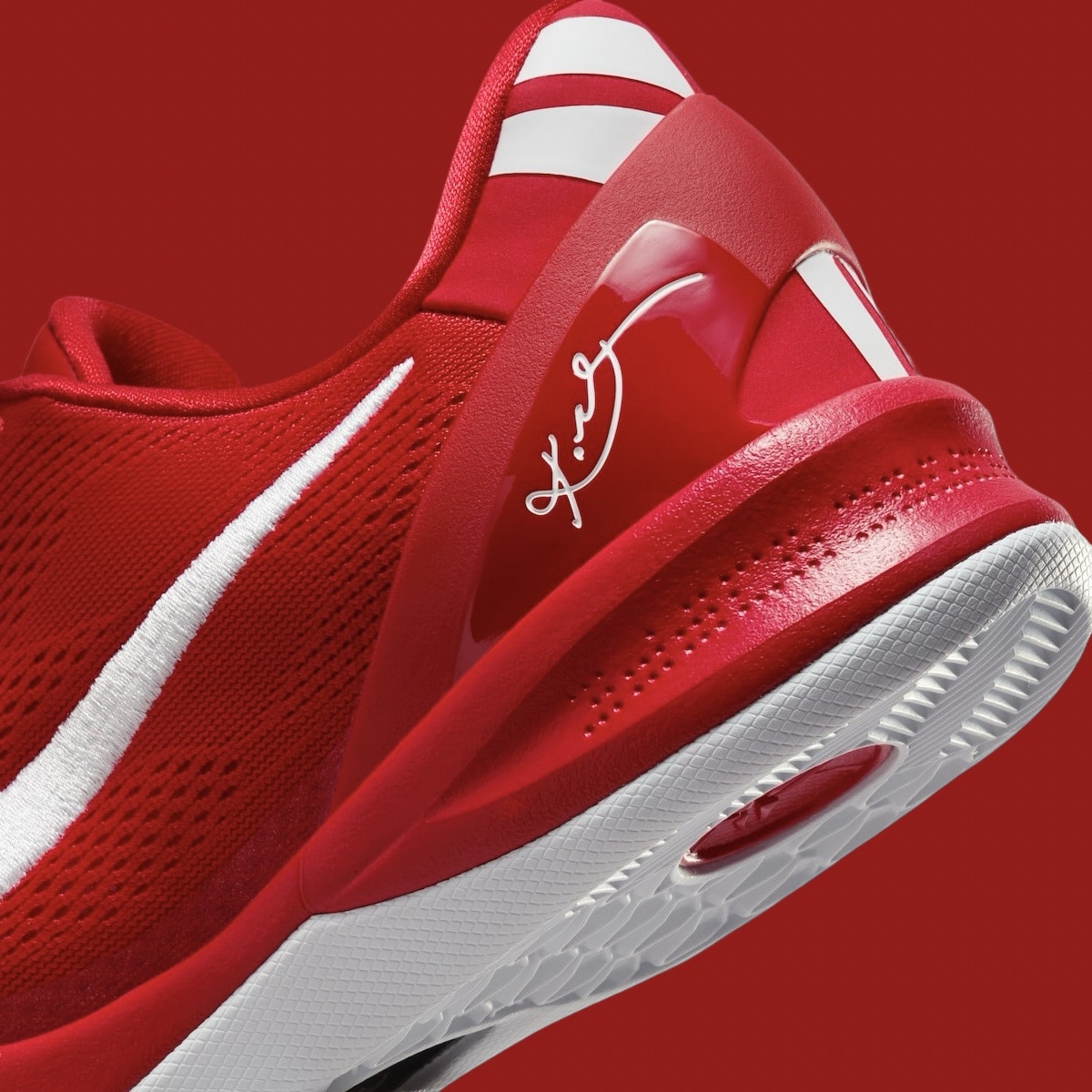 Nike Kobe 8 : enorme drop avec le Pack Team Bank